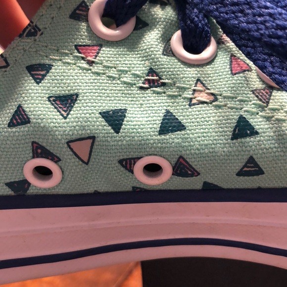 Converse | Shoes | Teal Navy Blue Triangle Design Lowtop Converse ...